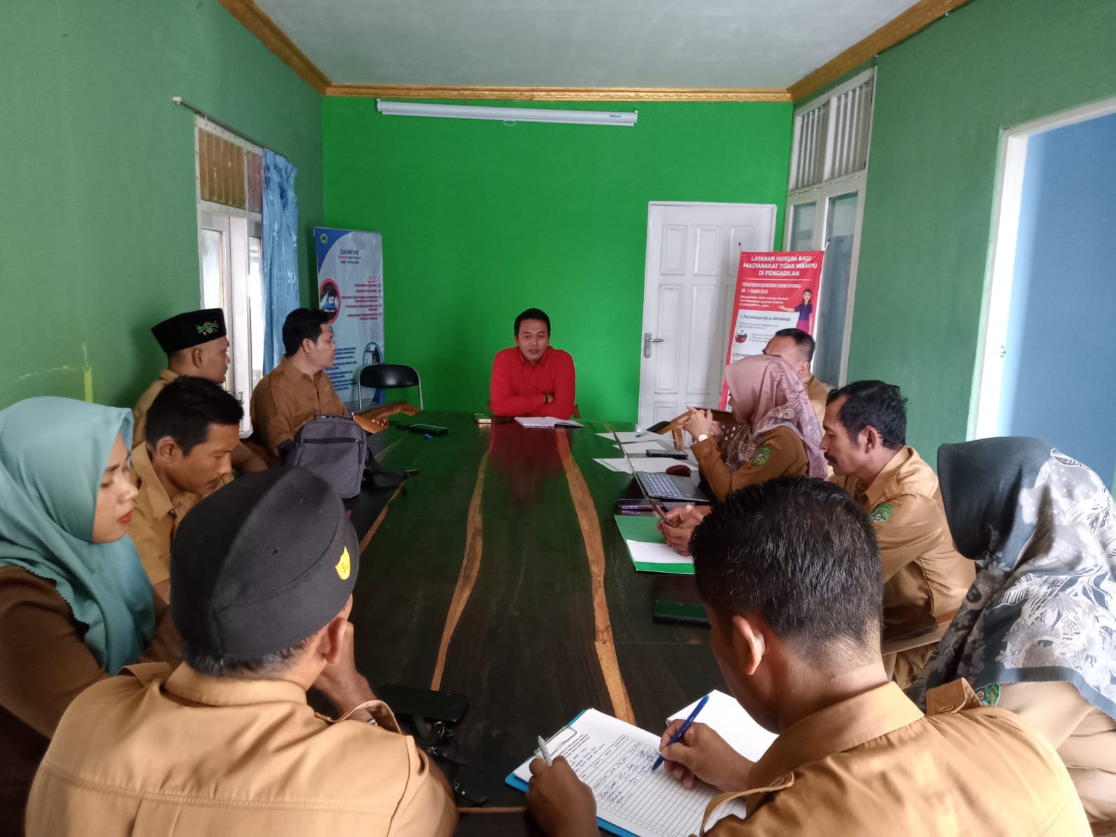 Kepala Desa Bhuana Jaya mengadakan rapat bersama Perangkat Desa – Desa ...